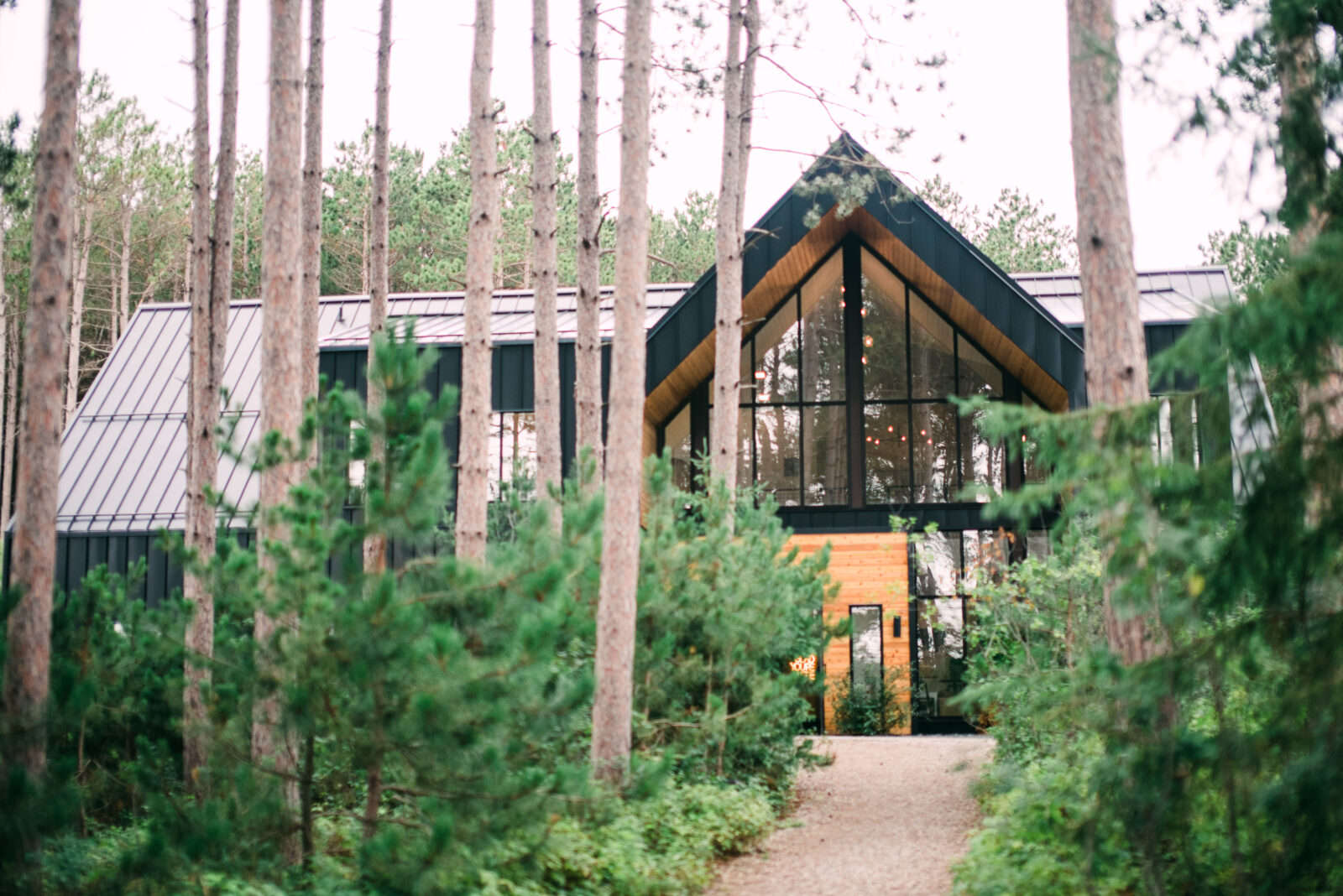 Pinewood Wedding | Alex + Maya - Hanna Marie Events